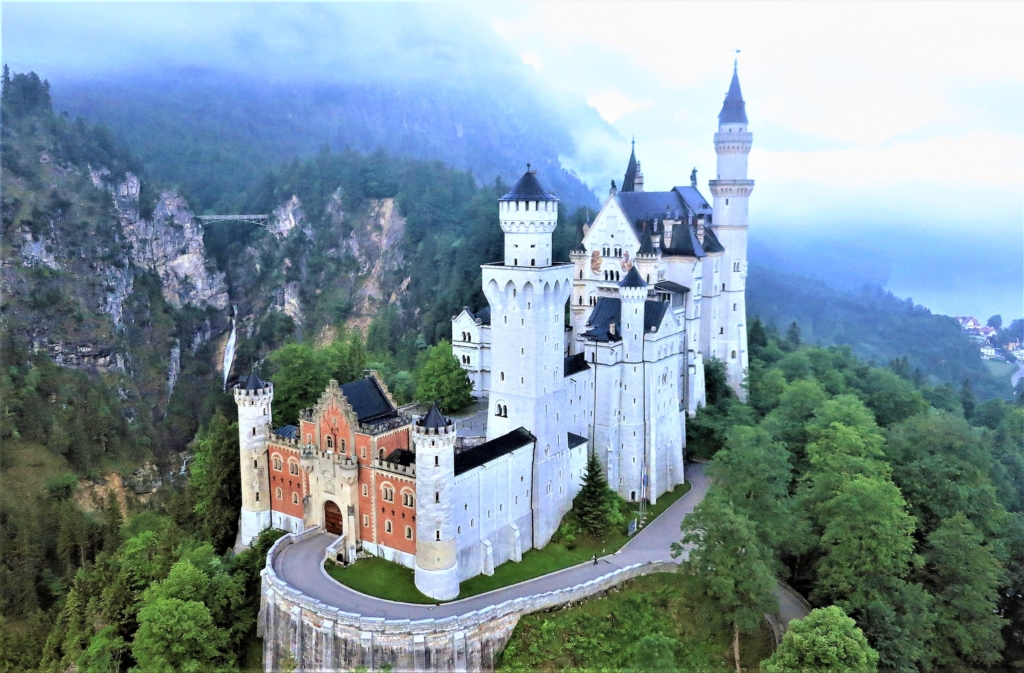 A Gorgeous Castle Built by a Madman – Sacred Windows